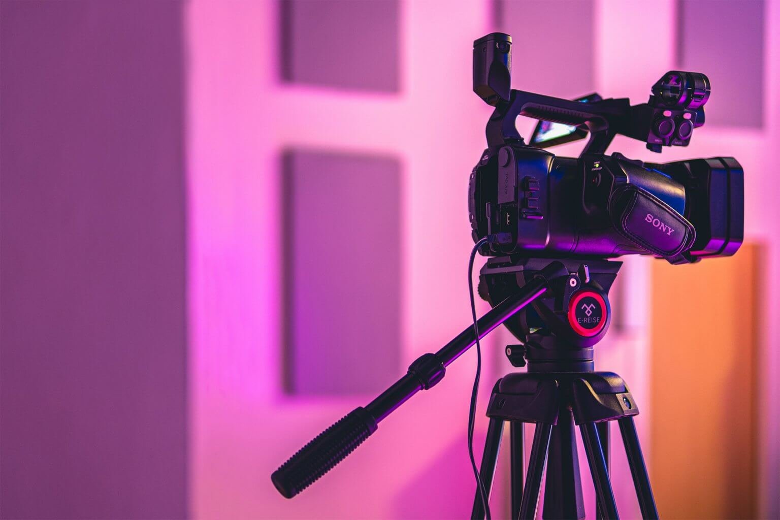 Tips Membuat Event Live Streaming | PIC Creative Space